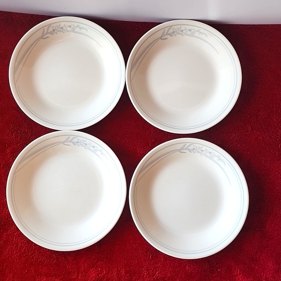 Corelle | Dining | Set Of 4 Corelle By Corning Blue Lily Pattern ...